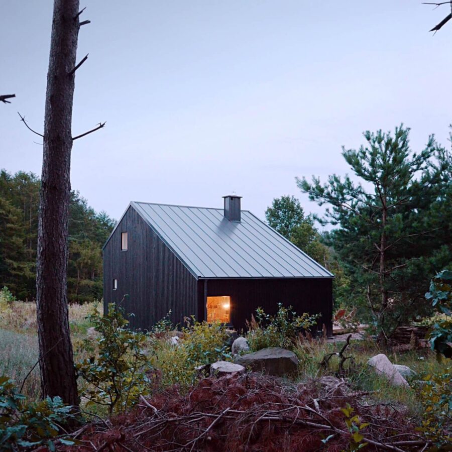 Grzegorz Layer Create a Simple Cost-Effective Weekend House in the ...